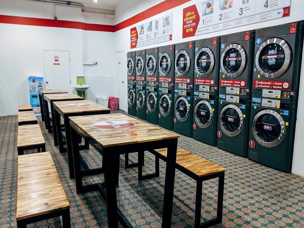 High-Quality Laundromat Tables | Sudsy