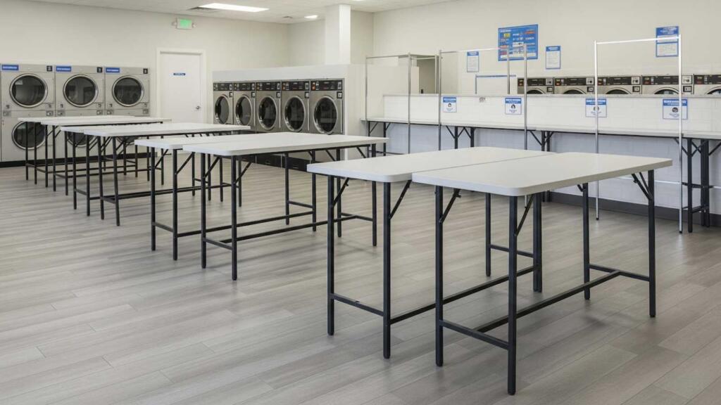 Folding Tables That Work Best in Busy Laundromats